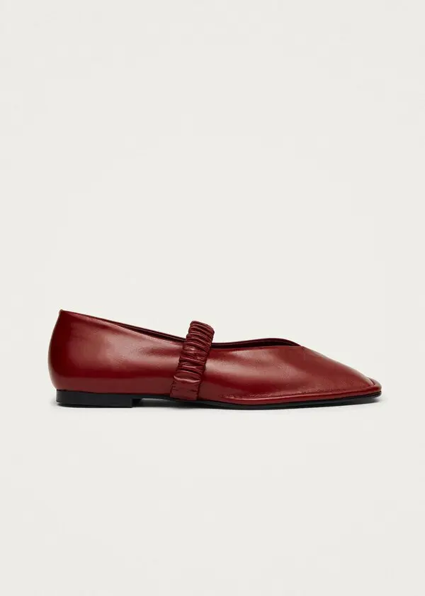 ALOHAS Square Toe Ballet Flats With Ruched Strap - Red