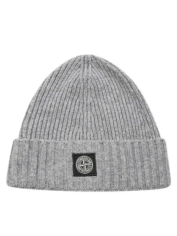 Stone Island Ribbed Knit Beanie With Logo Badge - V0m67