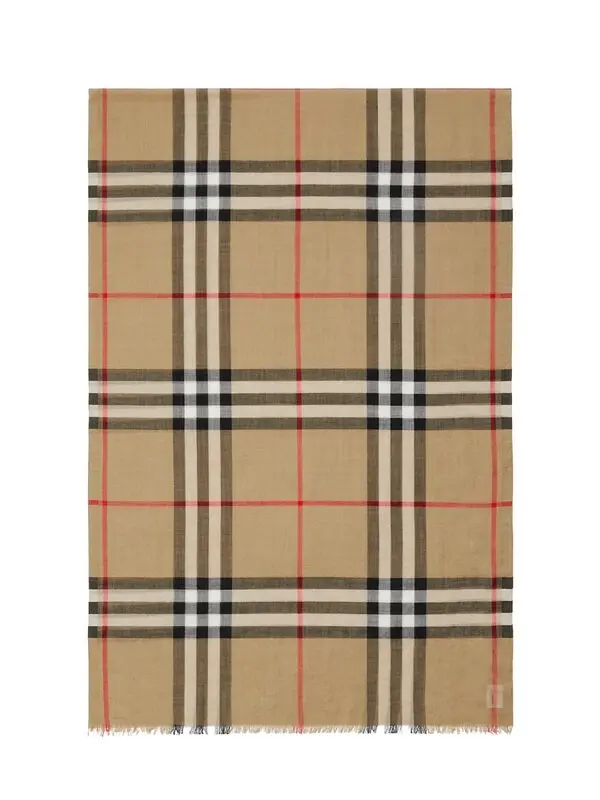 Burberry Elegant Check Scarf 220 Cm X 70 Cm - Beige