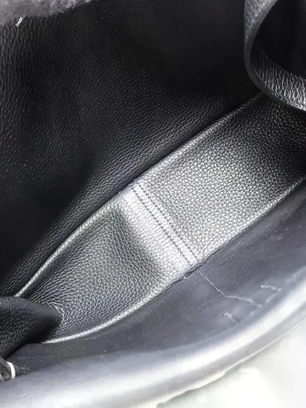 Hermès Halzan 31 Shoulder Bag - Black