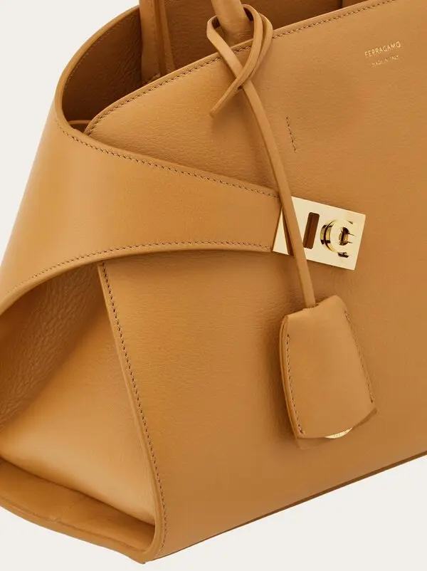 FERRAGAMO Logo Shoulder Bag