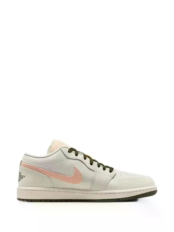JORDAN 1 Low Sneakers - Neutrals