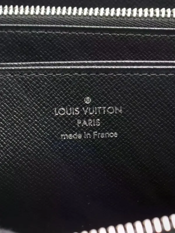 LOUIS VUITTON 2021 Leather Wallet