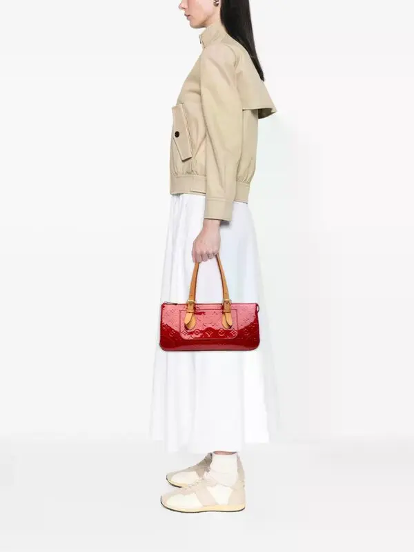 LOUIS VUITTON Monogram Vernis Rosewood Avenue Shoulder Bag - Red