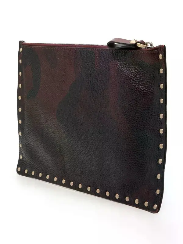 Valentino Garavani Grained Calfskin Rockstud Camouflage Zip Clutch Bag - Red