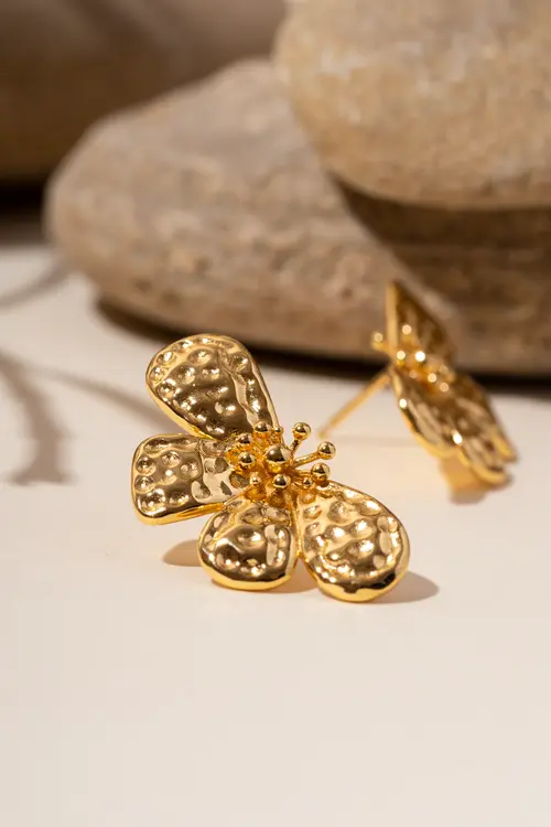 ZYNNIA COLLECTIVE Textured Bloom Stud Earrings