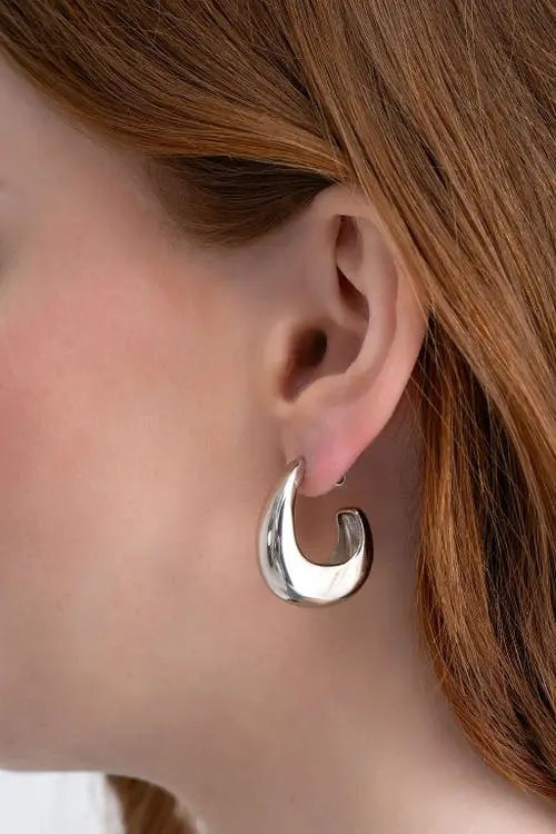 ZYNNIA COLLECTIVE Studio Hoops - Silver