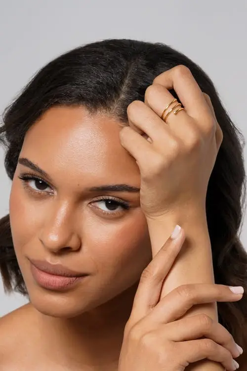 ZYNNIA COLLECTIVE Orbit Ring With Cz Bezels