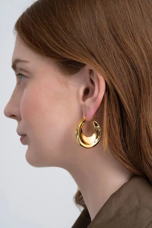 ZYNNIA COLLECTIVE Cove Hoops - Gold