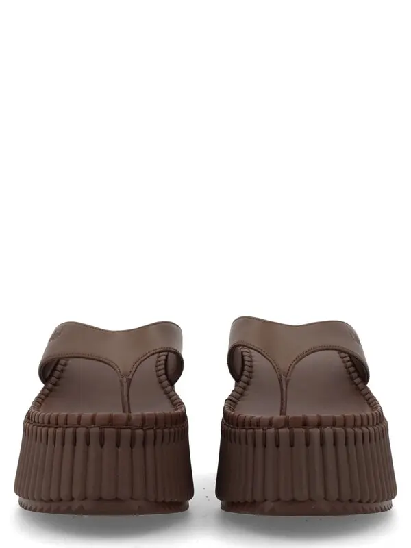 Chloé Leather Thong Sandals With Fluted Platform - Brown