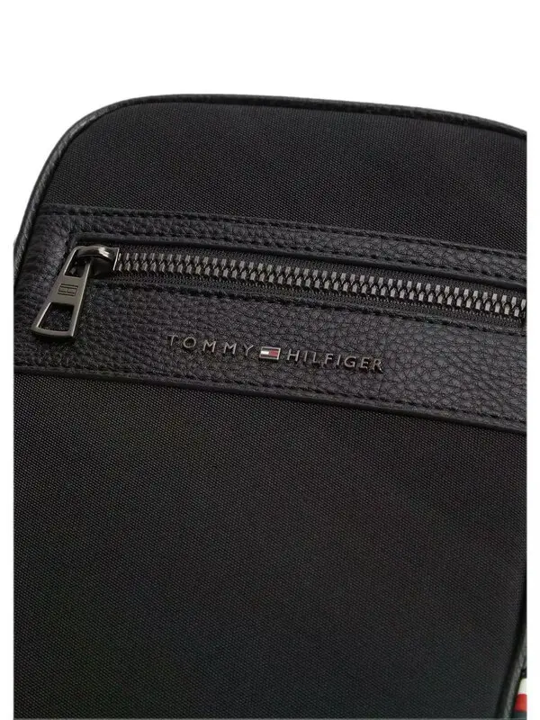 Tommy Hilfiger Logo Plaque Shoulder Bag