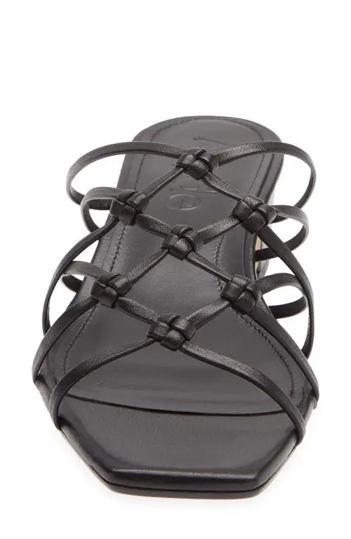 AeydĒ Talha Sandal