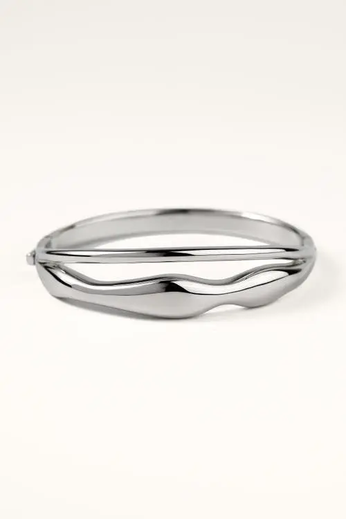 ZYNNIA COLLECTIVE Flow Cuff - Silver