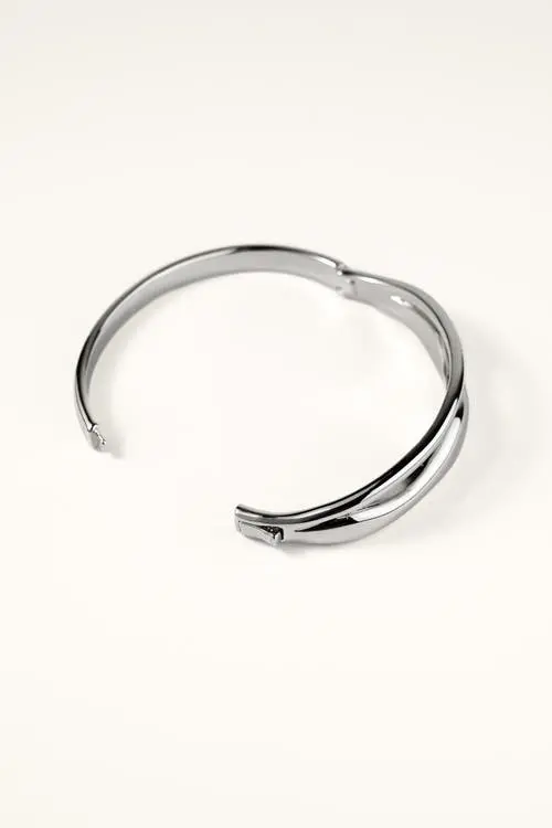 ZYNNIA COLLECTIVE Flow Cuff - Silver