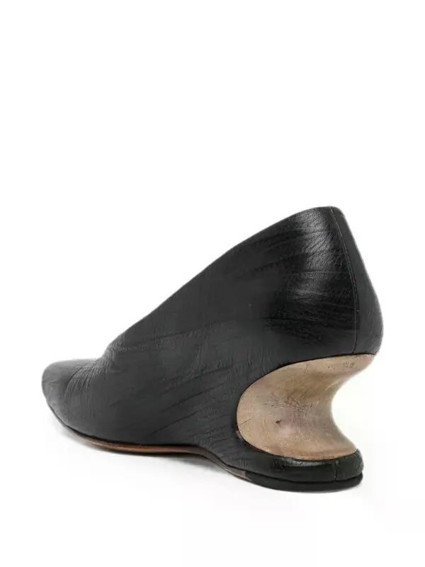 DOYS Turin Pumps With Crinkled Effect And Cut-out Wedge Heel