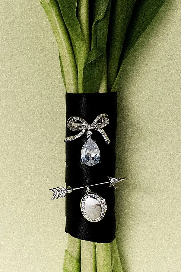 Nadri Ceremony Bow Lapel P
