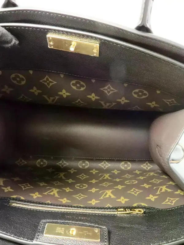 LOUIS VUITTON City Steamer Mm Handbag