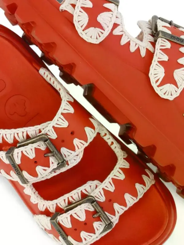 Mou One-piece Buckle Slides