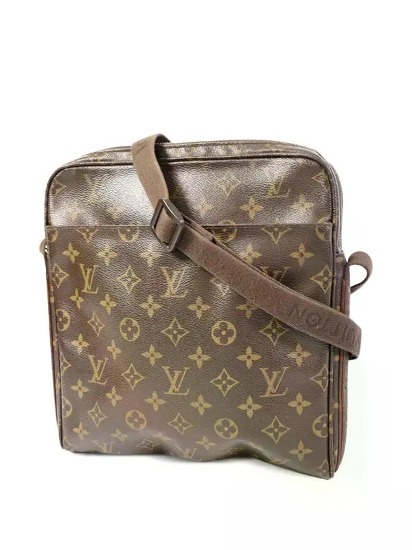 LOUIS VUITTON Trotteur Beaubourg Monogram Shoulder Bag