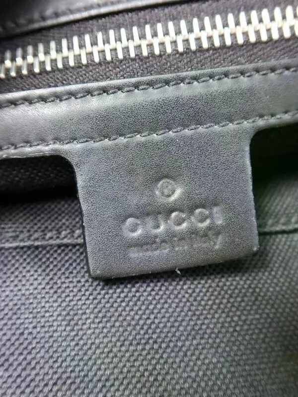 Gucci Gg Supreme Canvas Shoulder Bag