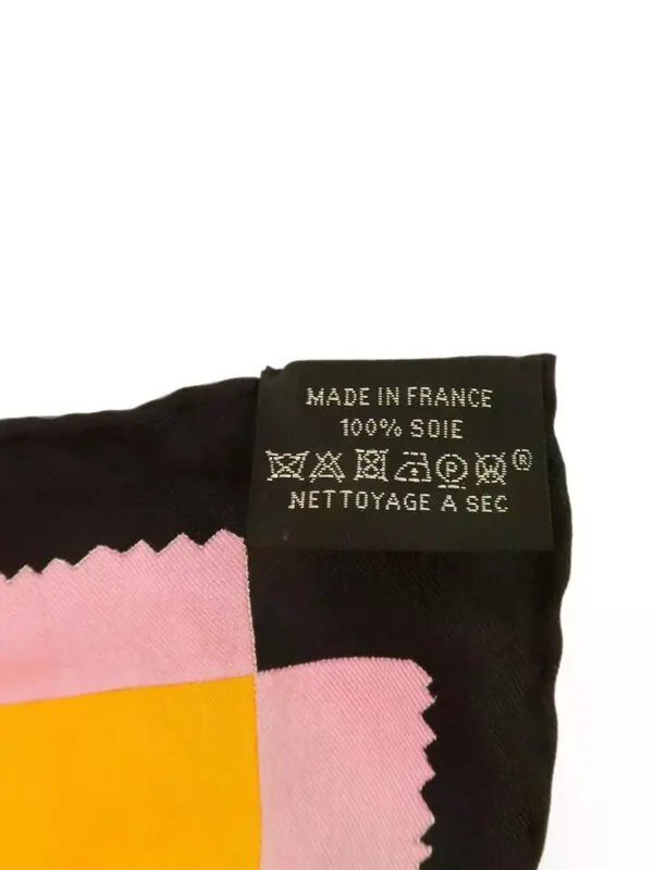 Hermès Tout En Carré Silk Scarf