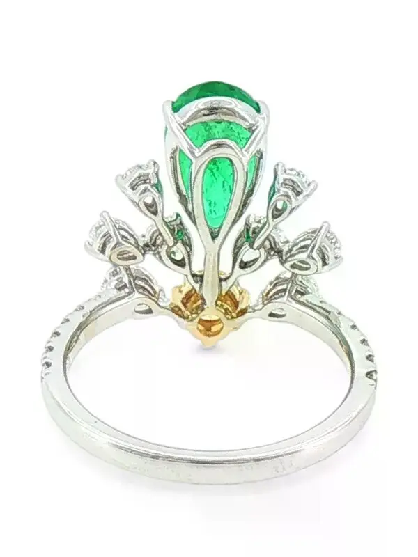HYT JEWELRY Emerald And Diamond Ring In 18k White Gold