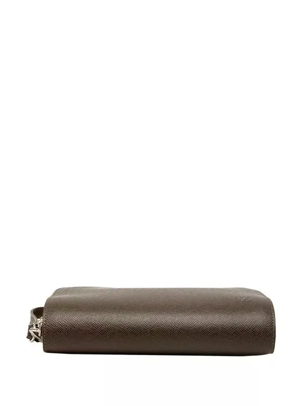 LOUIS VUITTON 2004 Taiga Leather Pochette Baikal Clutch Bag