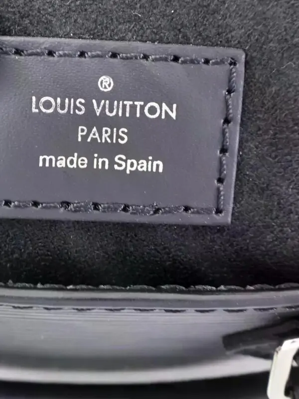 LOUIS VUITTON Petit Sac Plat Epi Leather Tote Bag