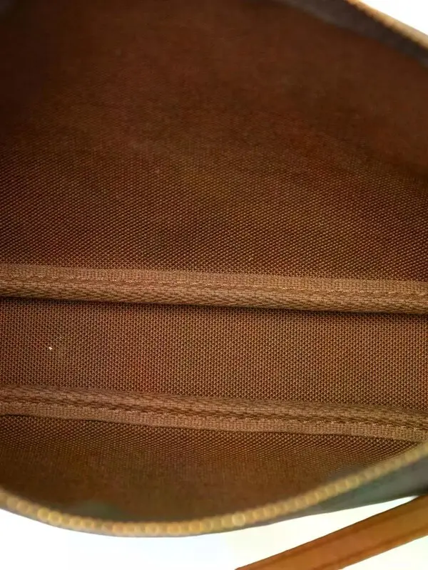 LOUIS VUITTON Monogram Pochette Accessoires Shoulder Bag