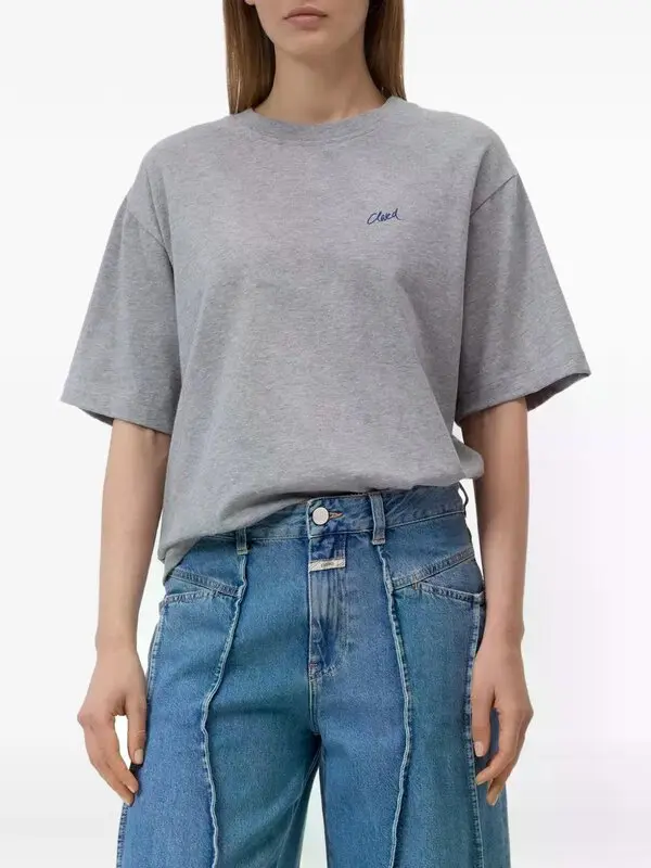 Closed Embroidered Logo T-shirt