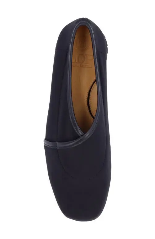 L'AMOUR DES PIEDS Taura Flat