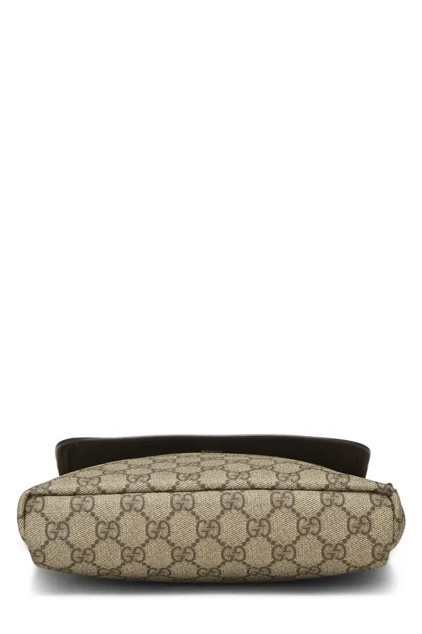 Gucci Gg Supreme Flap Messenger Bag