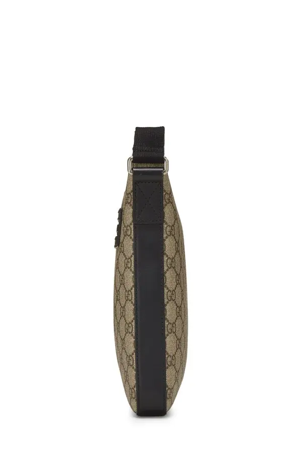 Gucci Gg Supreme Canvas Zip Pocket Flat Messenger