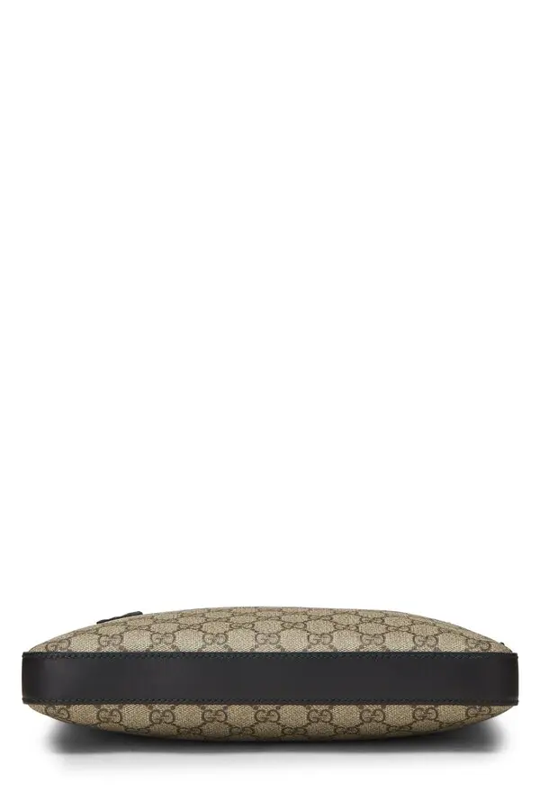 Gucci Gg Supreme Canvas Zip Pocket Flat Messenger