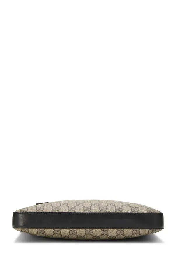Gucci Gg Supreme Canvas Zip Pocket Flat Messenger Bag