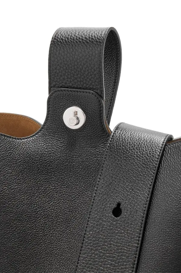 Loewe Large Pebble Bucket In Supple Grained Calfskin