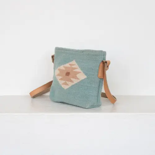 AMASOUK Flor De Cielo Crossbody Bag