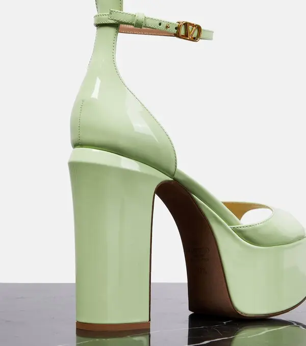 Valentino Garavani Vlogo Patent Leather Platform Sandals - Green