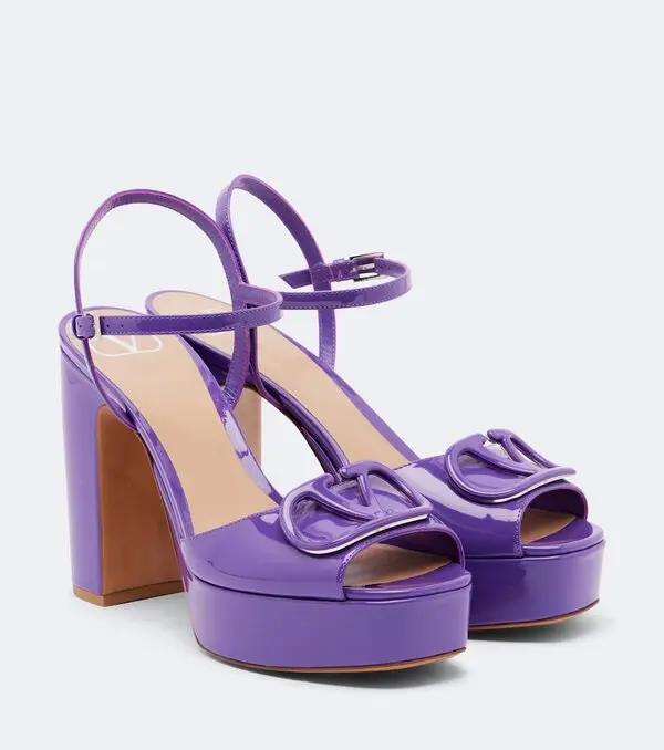 Valentino Garavani Vlogo Patent Leather Platform Sandals - Purple