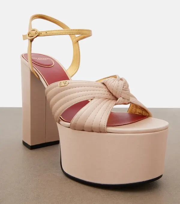 Valentino Garavani Satin Platform Sandals - Pink