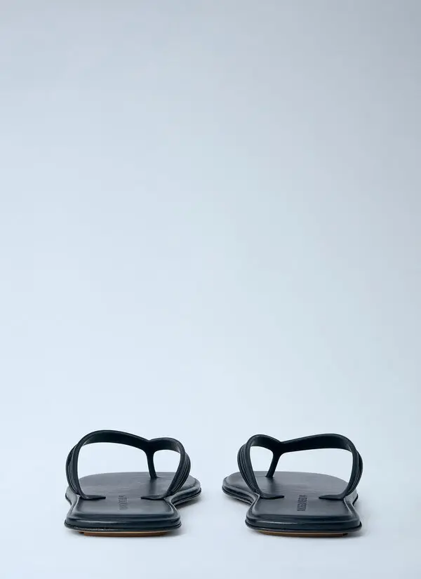 Bottega Veneta Matt Rubber Nappa Sandals - Black