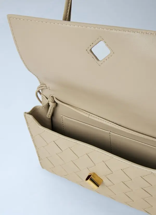 Bottega Veneta Andiamo Pouch On Strap - Cream