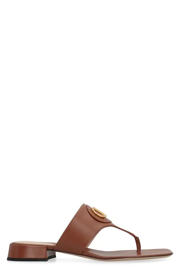 Valentino Garavani Vlogo Signature Slide Sandal In Grainy Cowhide With Accessory - Brown