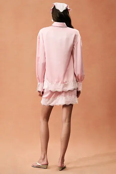 ROWEN ROSE Oversized Raglan Shirt With Lace Trim