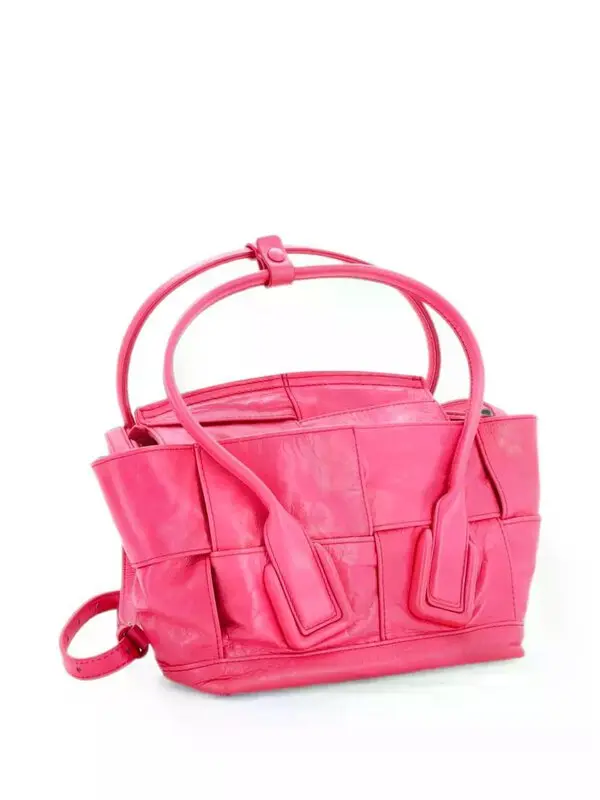 Bottega Veneta Maxi Intrecciato Leather Shoulder Bag - Pink