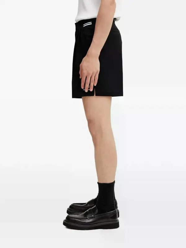Fred Perry Logo-embroidered Shorts - Black
