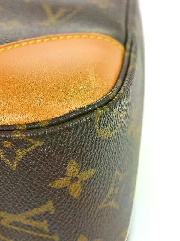 LOUIS VUITTON 30 Boulogne Shoulder Bag