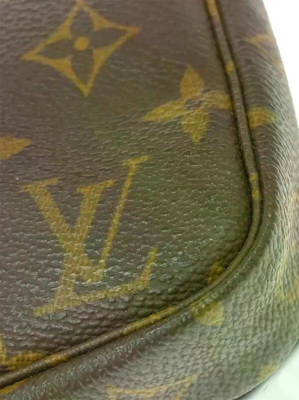LOUIS VUITTON 2002 Pochette Accessoires Handbag - Brown