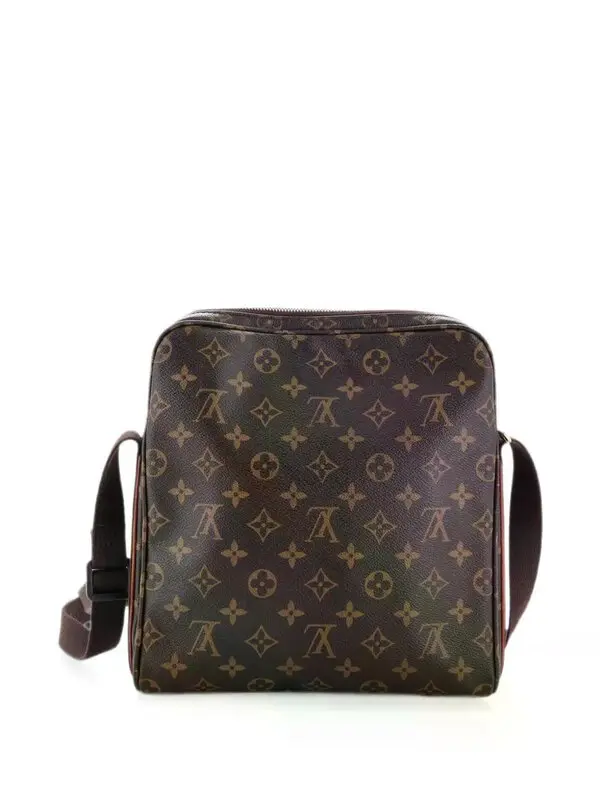 LOUIS VUITTON Trotteur Beaubourg Monogram Canvas Crossbody Bag - Brown