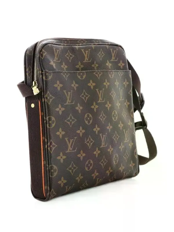 LOUIS VUITTON Trotteur Beaubourg Monogram Canvas Crossbody Bag - Brown